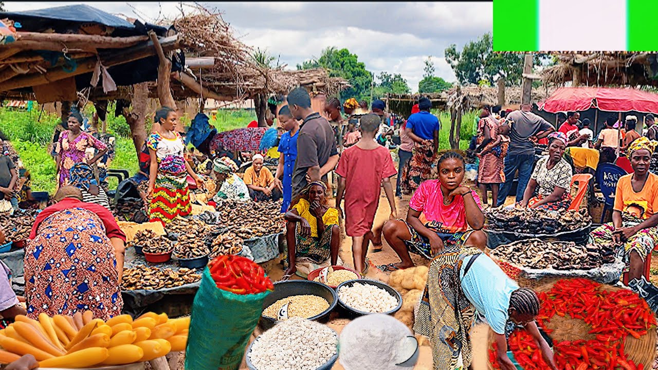 Rural African village market day in Ikpayongu, Nigeria 🇳🇬, west Africa ...