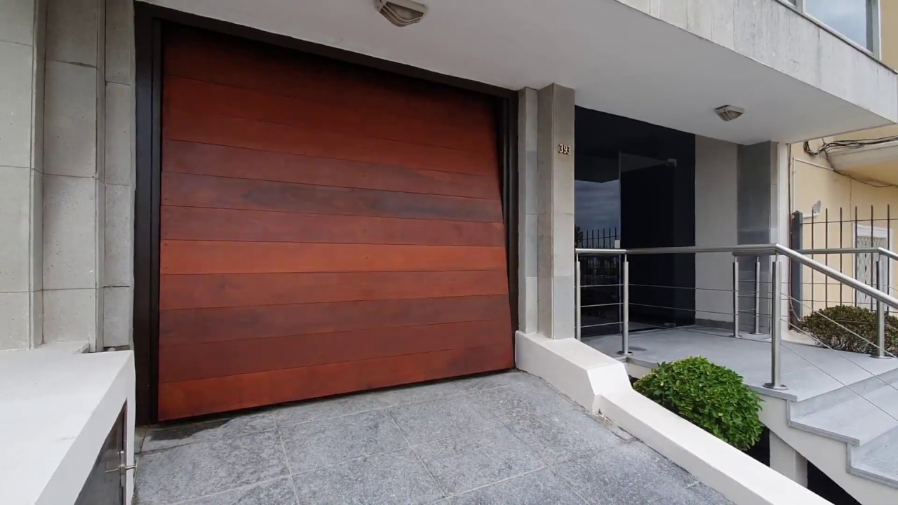 Portón basculante Terra Portones. - YouTube