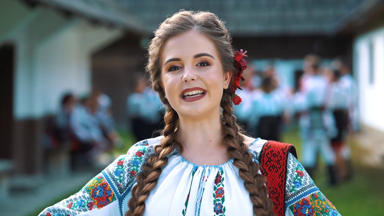 Ana-Maria Roman- Pe ulița satului - YouTube