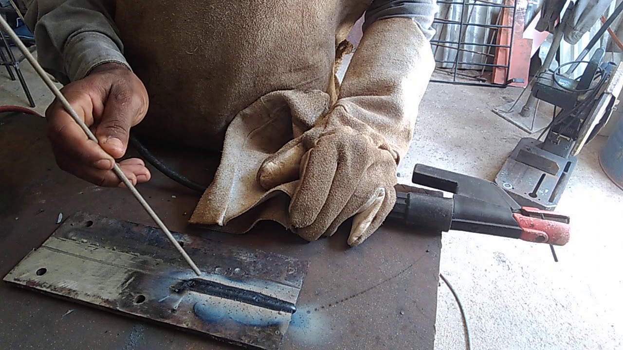 Como aprender soldar com eletrodo revestindo - YouTube
