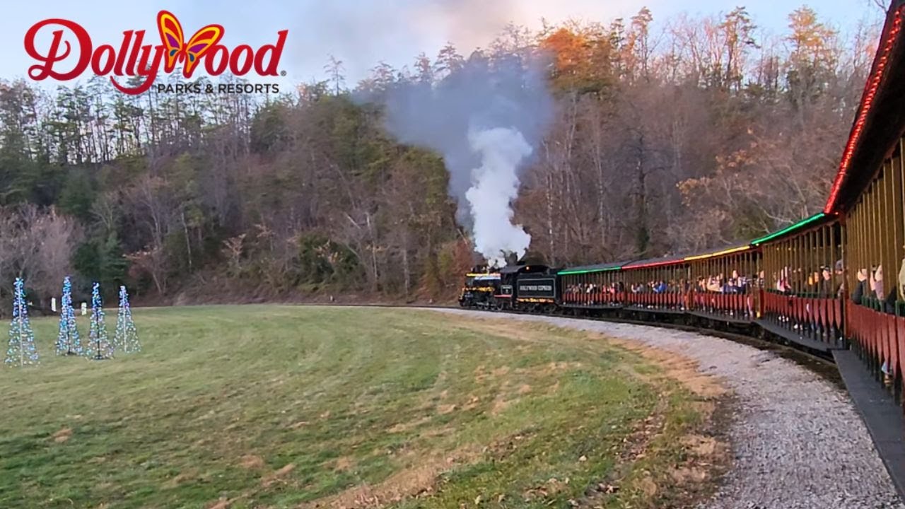[4K] Dollywood Express AT DUSK during Smoky Mountain Christmas Full ...
