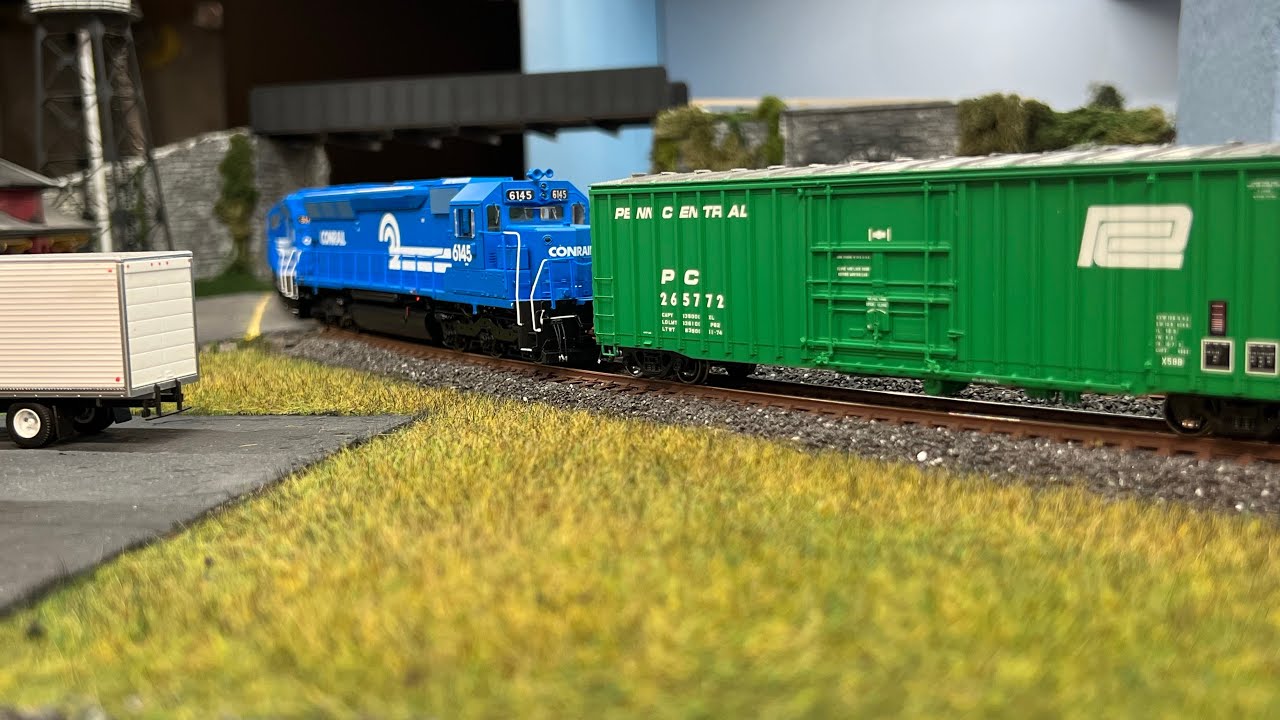 HO SCALE Early Conrail -quick run bye’s - YouTube