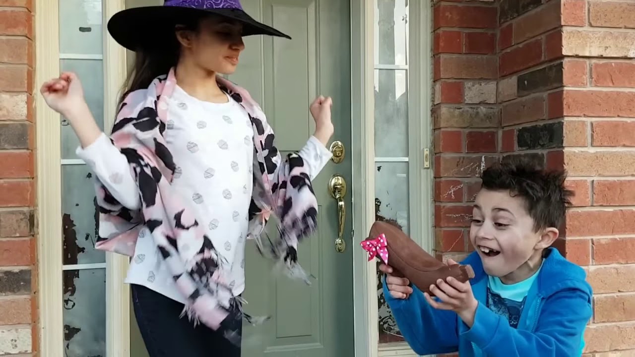 Hadil doing a magic trick with shoe and soccer ball! HZHtube kids fun ...