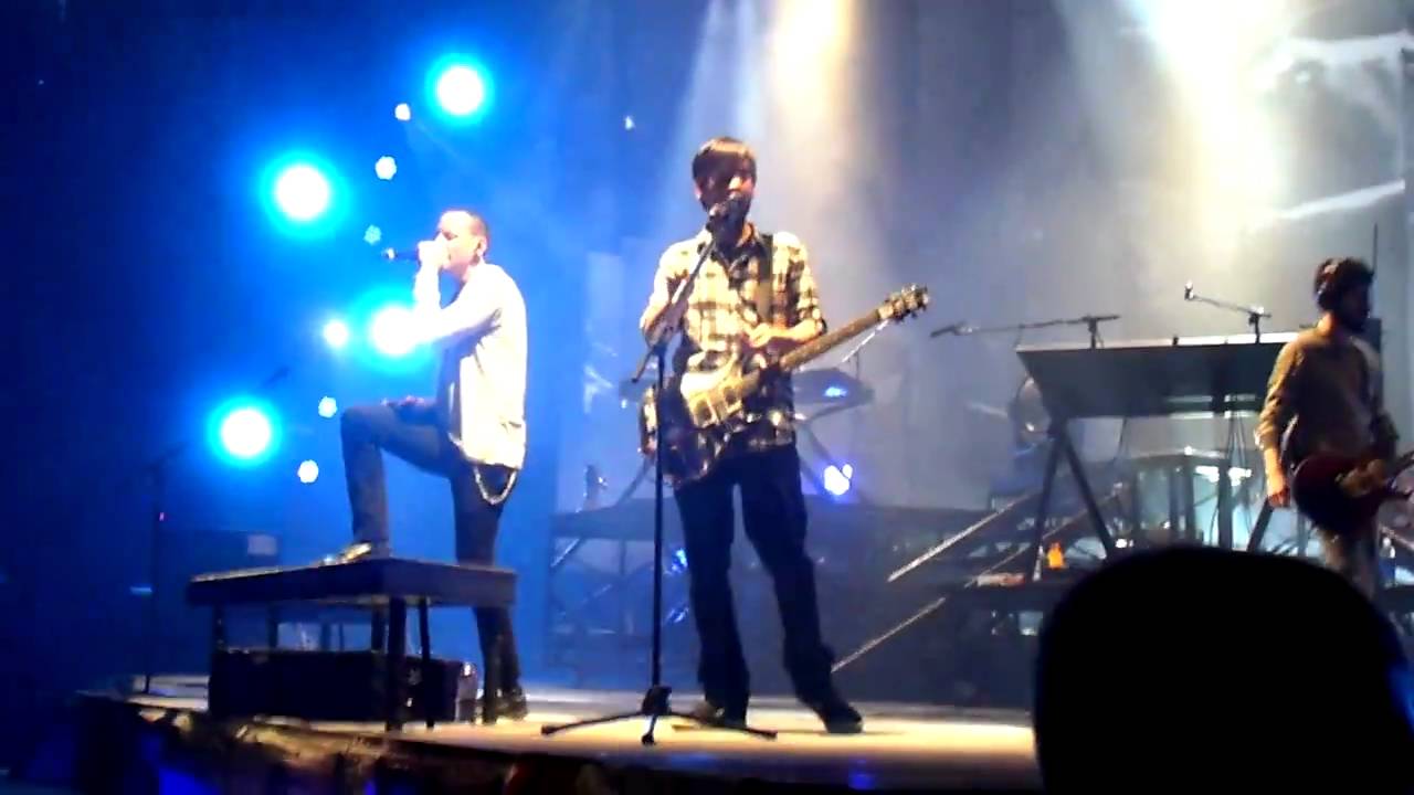Linkin Park - Crawling @ Air Canada Centre, Toronto - Feb 8 2011 - YouTube