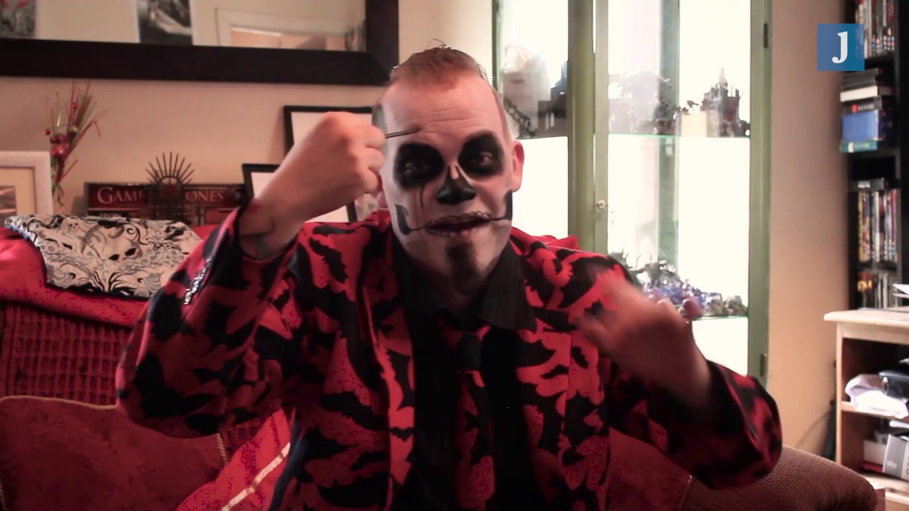 The Human Blockhead Hammers A Nail Into His Head - YouTube