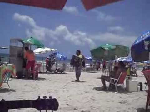 CSIS TOCANDO E CANTANDO NA PRAIA.mp4