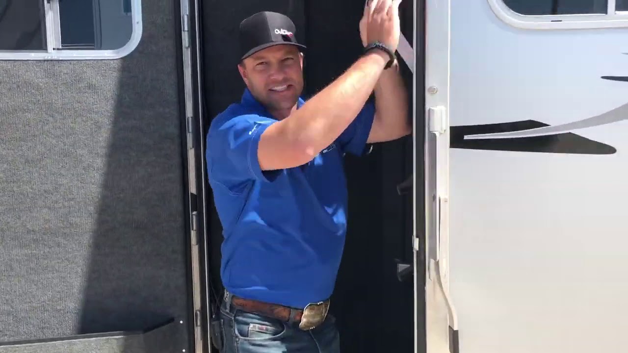 NRS Trailers - 2019 Platinum 5 Horse 19' Outlaw Conversions Living ...