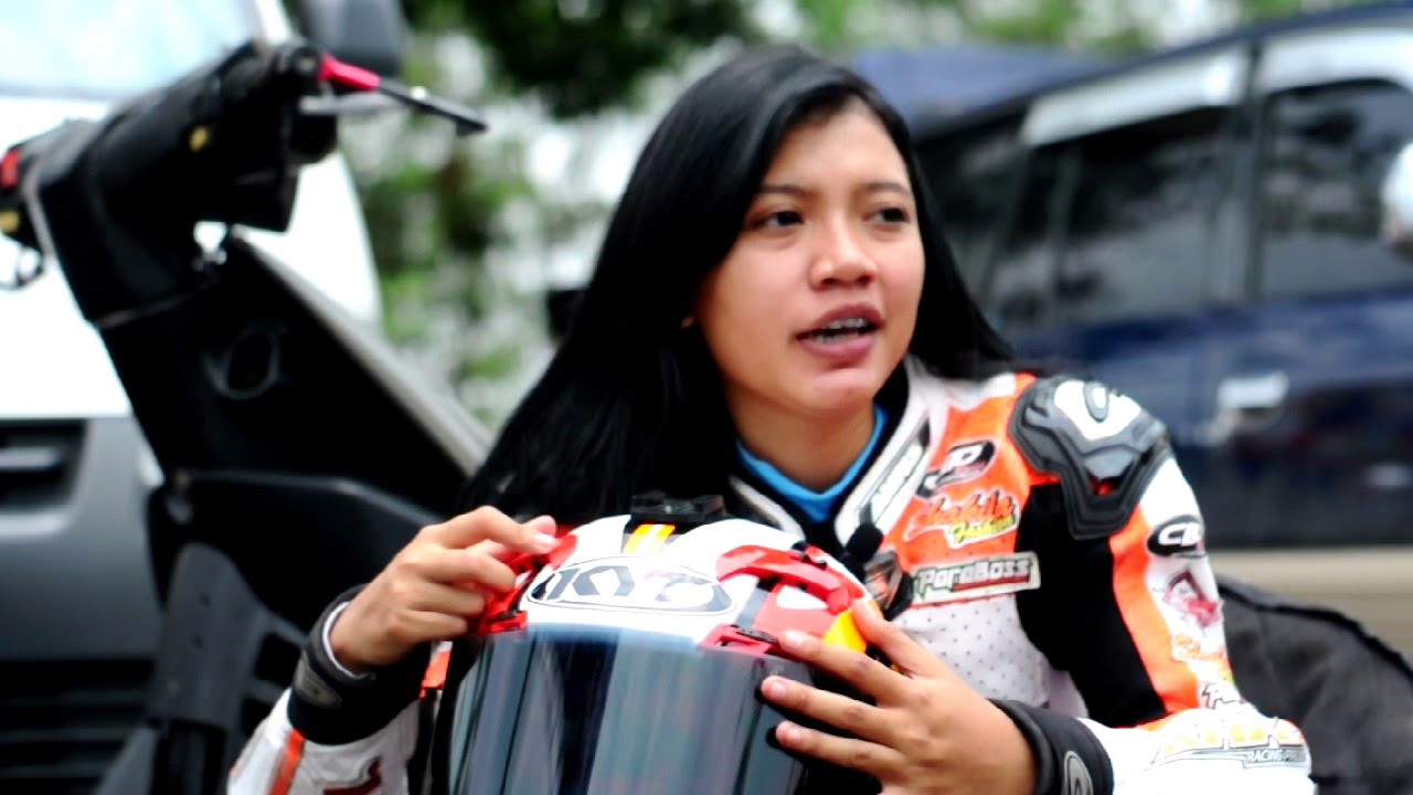 Rollingspeed present: Lady Racer Series - Silvia Ubey - YouTube
