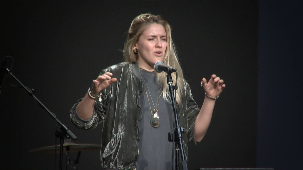 The Band Auditions: Female Singer Liz Rose - YouTube