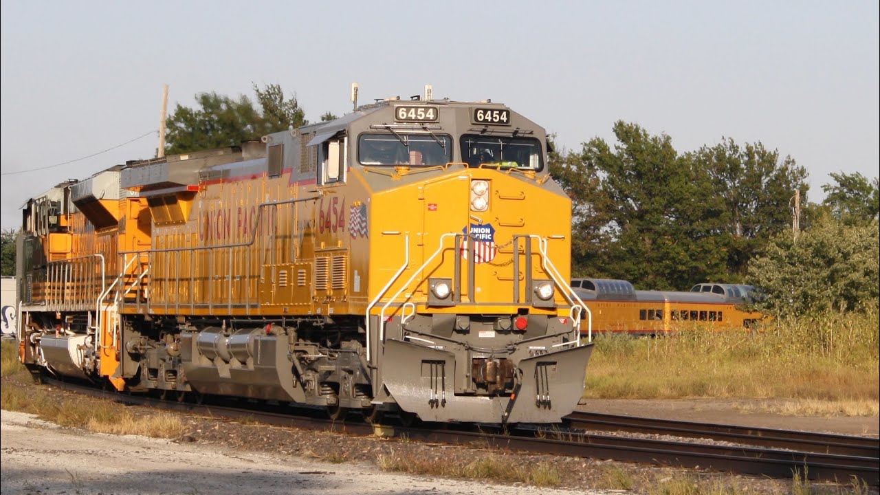 Chasing the UP P-CBCB to valley! - YouTube