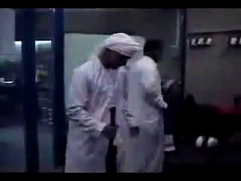 Арабы стреляют из ружья . ПРИКОЛ / The Arabs fired from a gun