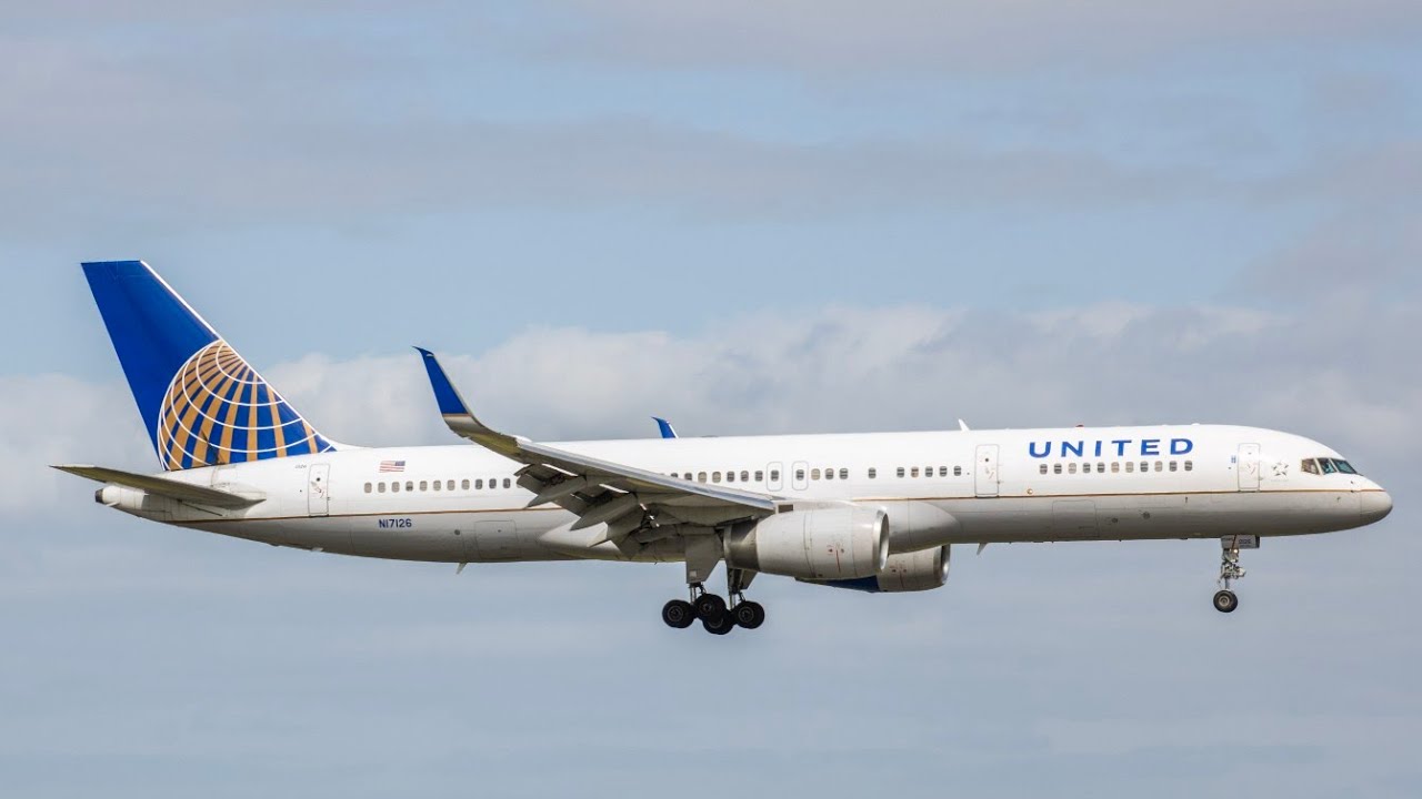 United Airlines B757-200 Taxi and Takeoff at Edinburgh Airport, EDI ...