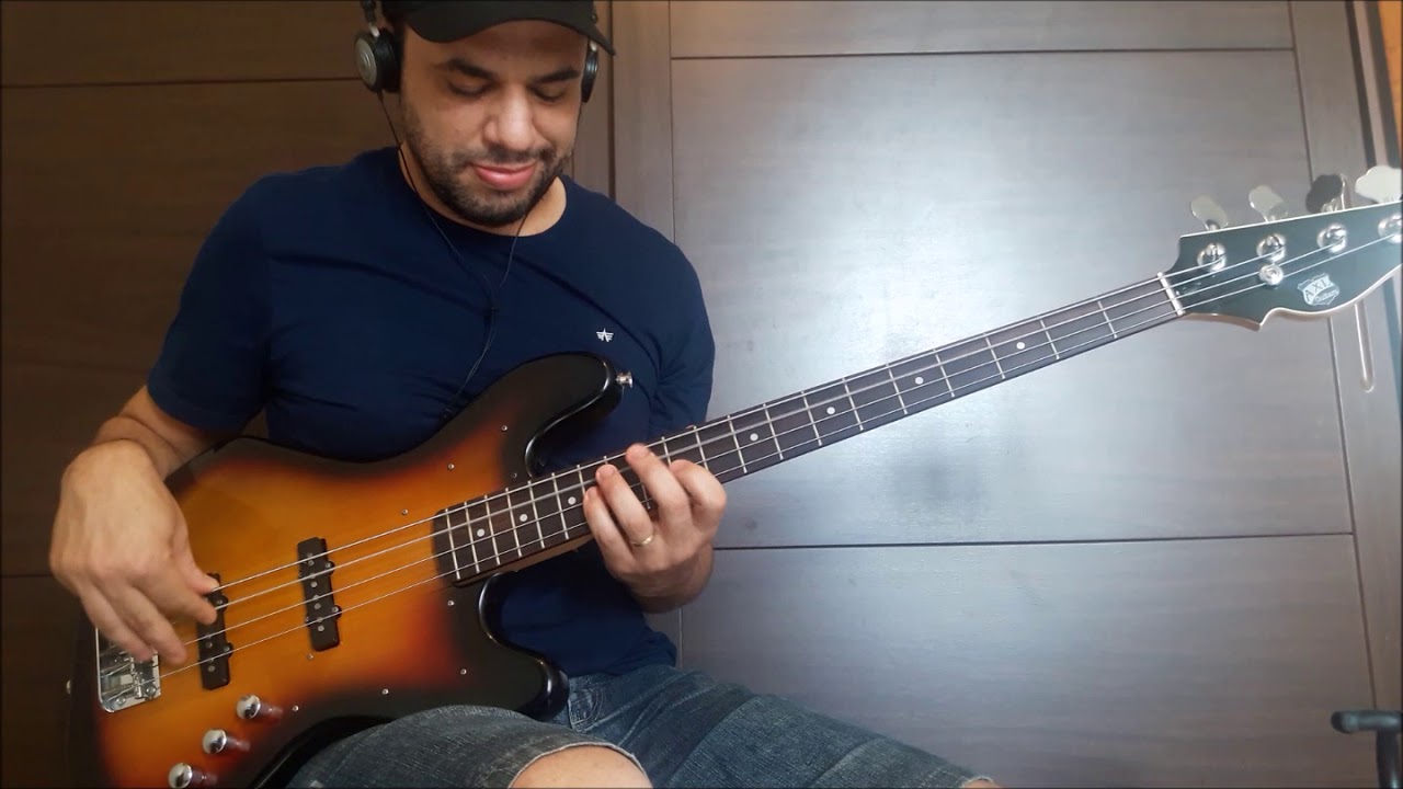 Axl bass - YouTube