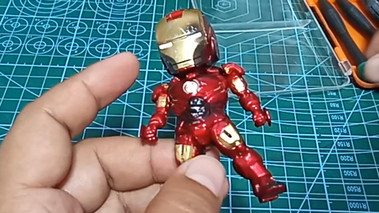 Battle Damage Iron Man Battery Replacement #ironman - YouTube