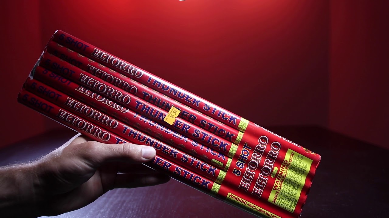 Thunder Stick Roman Candle by El Toro Fireworks - YouTube