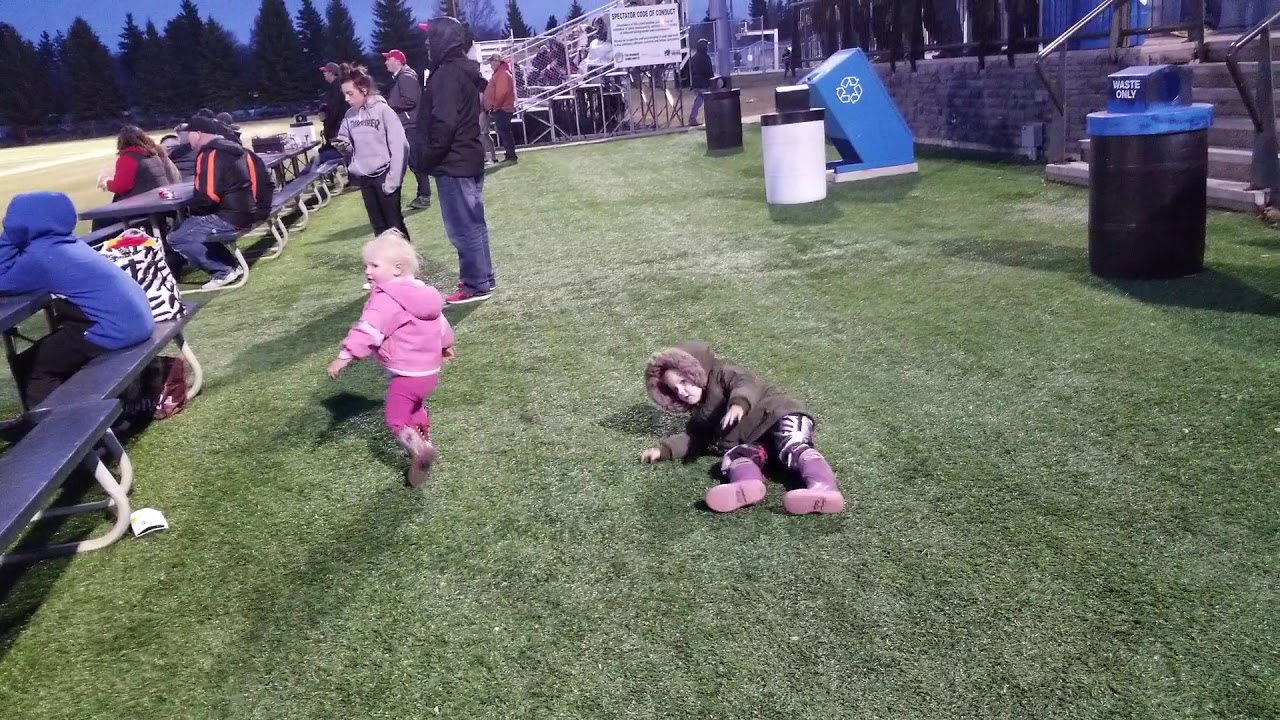 Essie and Jayda do cartwheels at Caedens football game. Fall 2019 - YouTube