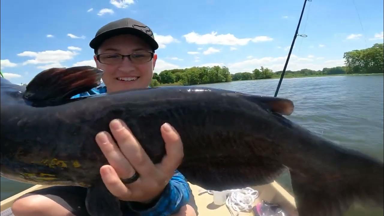 Monster 30 inch Channel Catfish fight. - YouTube