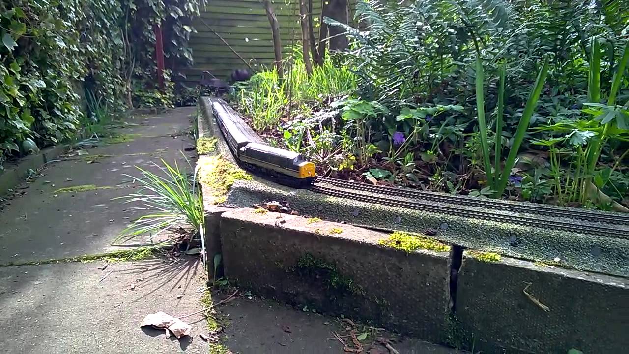 Class 37 37415 on the Hazelunt Railway - YouTube