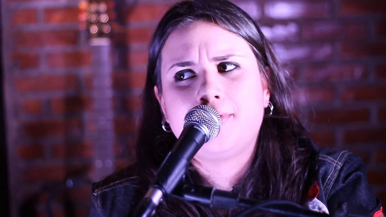 Californication - Acoustic version (DVD Mari e Maya 2 anos LIVE) - YouTube