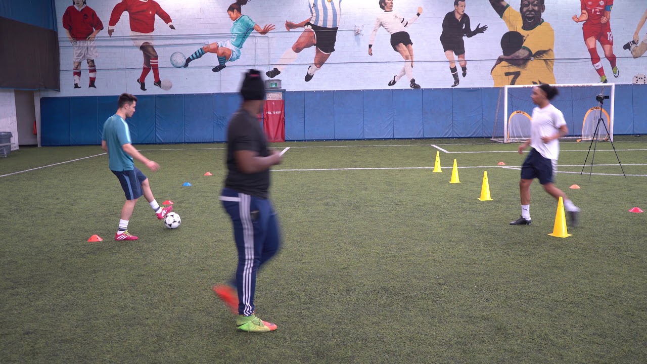 first touch, Passing the ball in movement. Key aspect on footwork. Ball ...