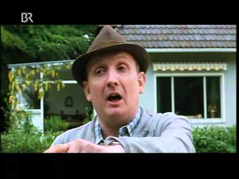 Heinz Becker und Kurt unterhalten sich über Fußball und über die Arbeit an der Terrasse