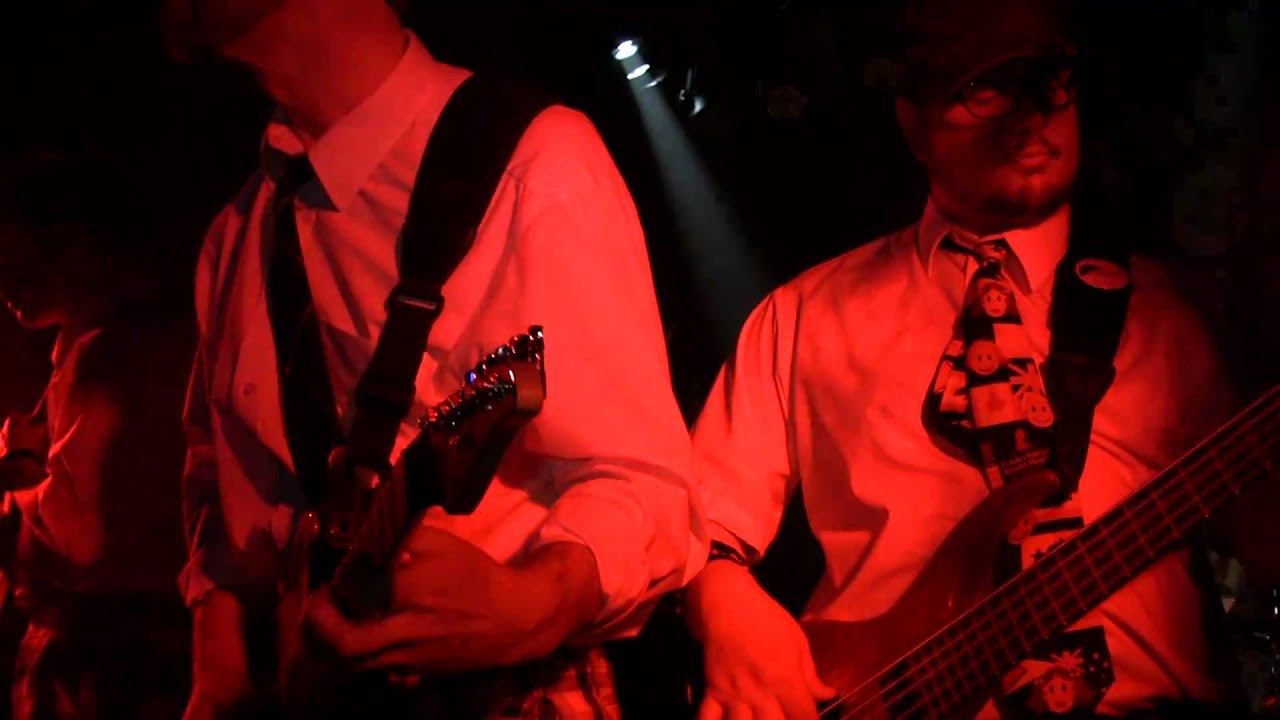 The Geek Army - You Really Got Me - YouTube