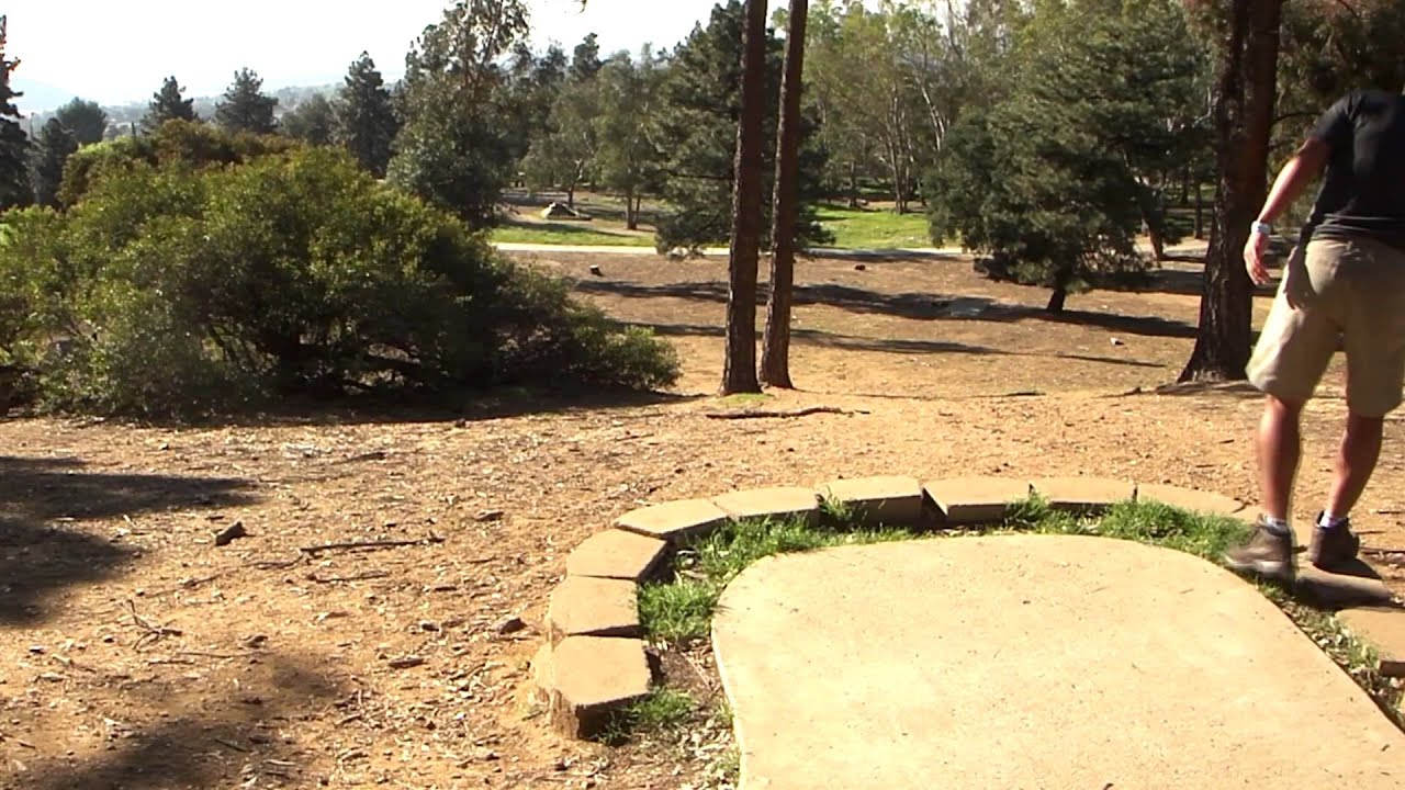Hole 11 (Aztec / Pyramid Hole) at Sylmar Veteran's Park Disc Golf ...