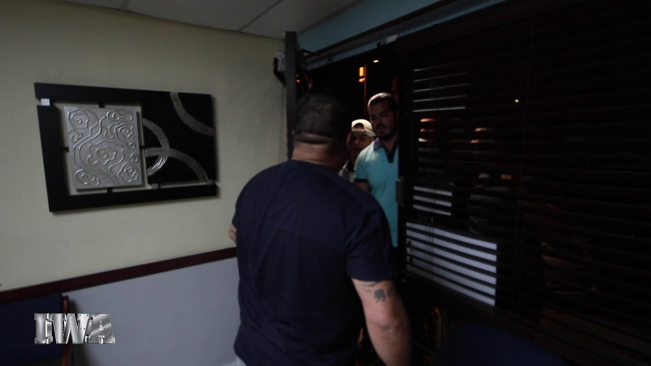 Puro Macho llega a la oficina de IWA - YouTube