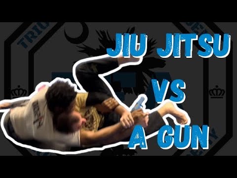 Jiu Jitsu vs A Gun. Self defense drills - YouTube