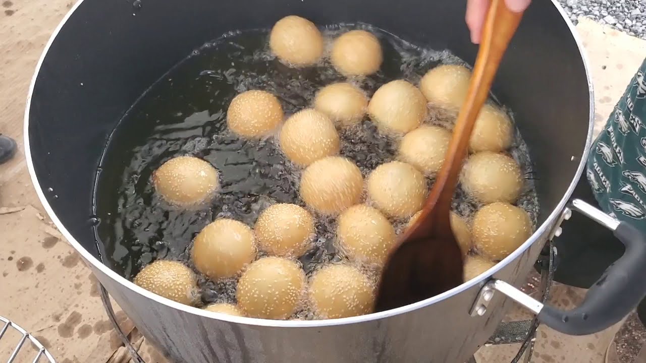 How to make Sesamee balls - YouTube