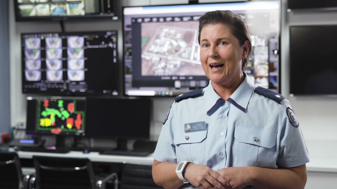 Meet Cate, a prison officer at Barwon Prison - YouTube