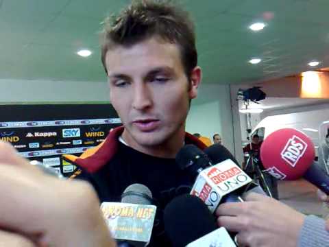 LAROMA24.IT Marco Motta mixed zone Roma-Bologna 1 novembre 2009