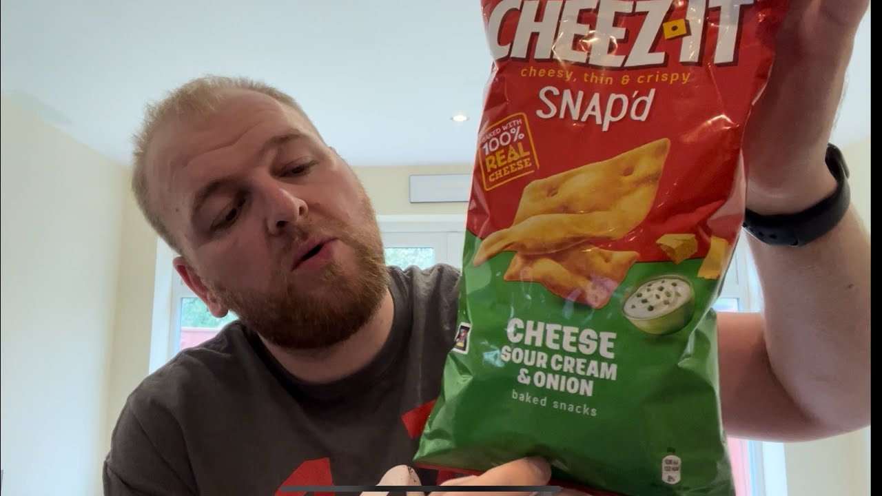Cheez-it Cheese Sour Cream & Onion Flavour - Review - YouTube