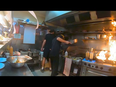Busy Restaurant - Fast kitchen - GoPro - ChefLife - YouTube