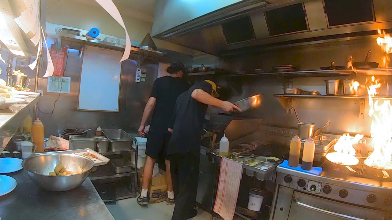 Busy Restaurant - Fast kitchen - GoPro - ChefLife - YouTube