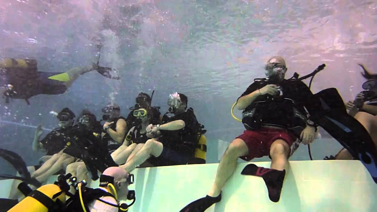 Lodge scuba group video at Nemo 33 - YouTube