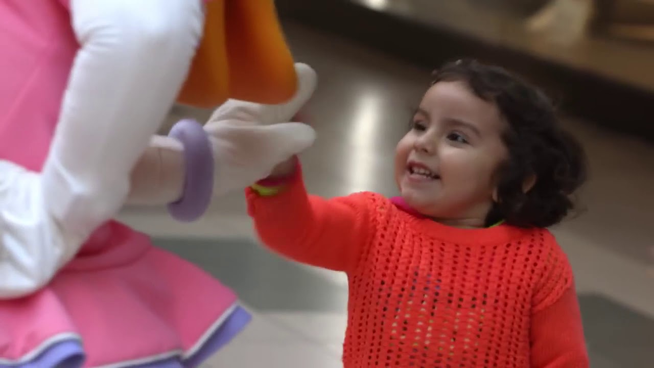 Disney Characters Surprise Shoppers Disney Side Disney Parks trimmed ...