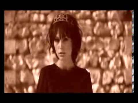 ÜNZİLE MAMOS  pencereden bir tas geldi) orginal klip   YouTube