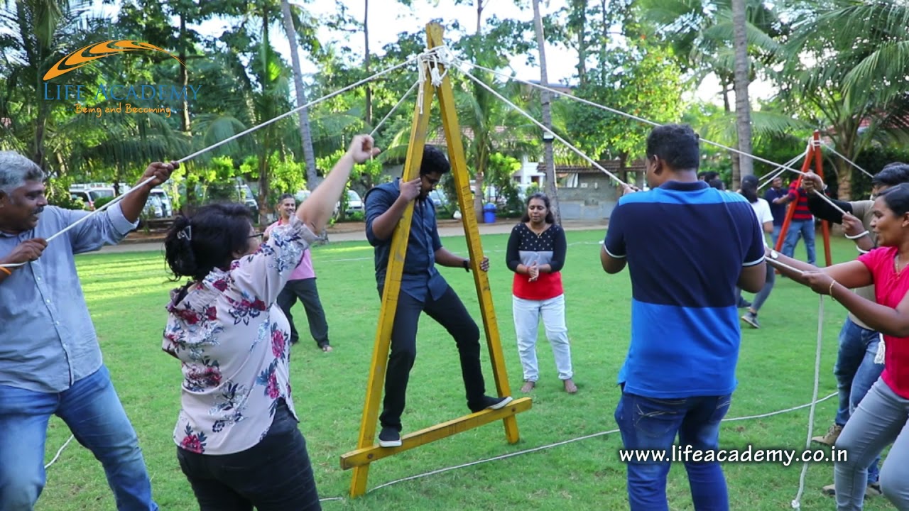 "A Frame Walk" - Game by Life Academy - YouTube