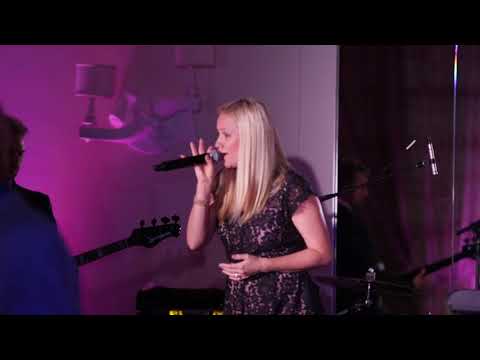 Jenny Kidd leading Uptown Live (jazz songs)