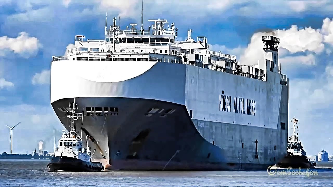 Anlauf Autotransporter RCC AMERICA RoRo car carrier pilot + tugs ...