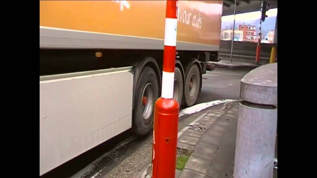 L'infrastructure routière et ses dangers - YouTube