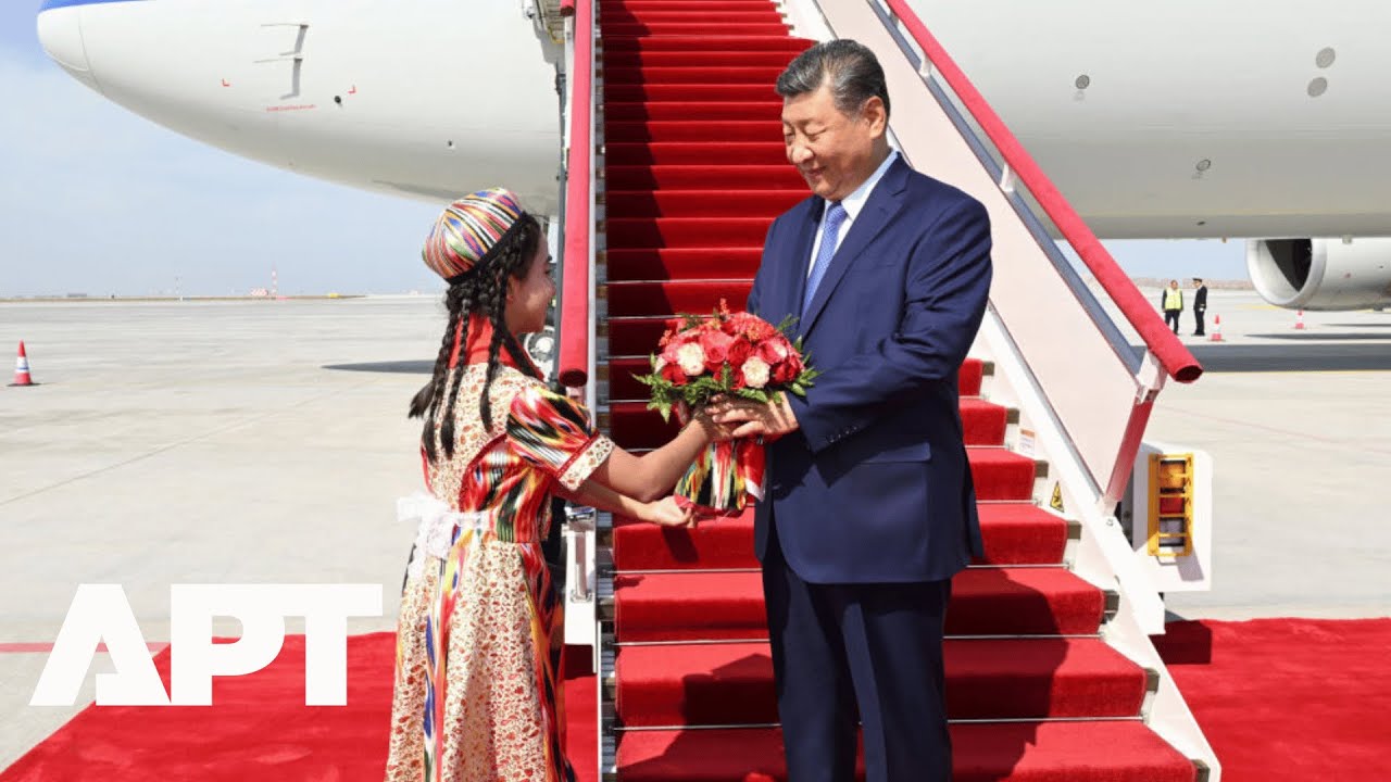 Xi Jinping Arrives in Xinjiang for 70th Anniversary Celebrations | Warm ...