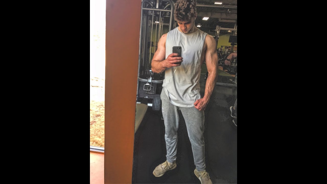 SHREDDED CHEST WORKOUT & VLOG | TEEN BODYBUILDER - YouTube