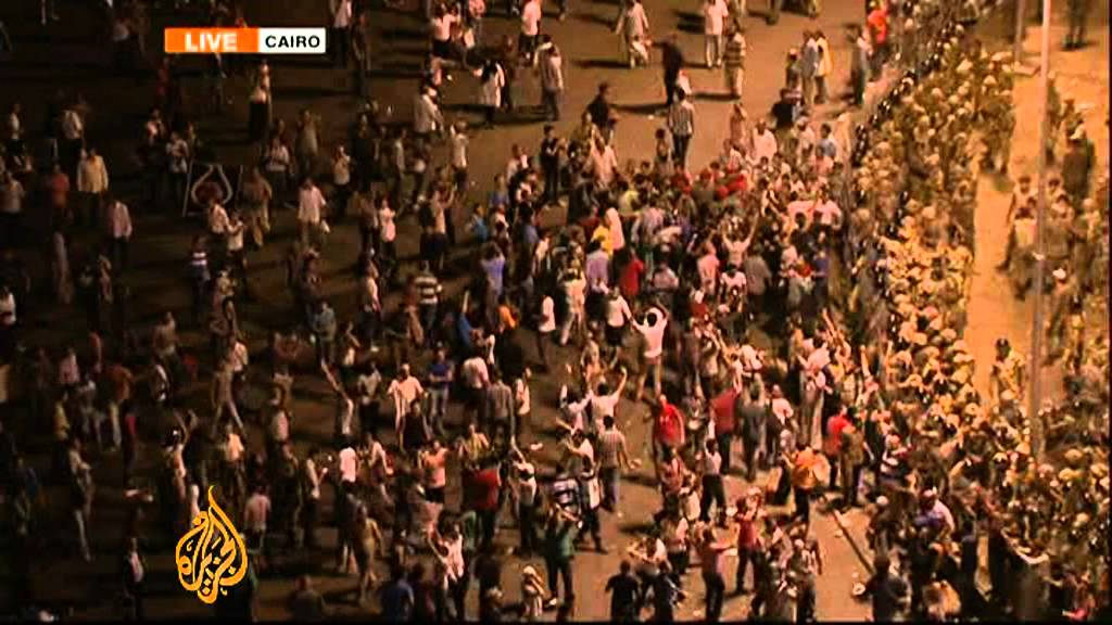 Rawya Rageh reports live from Cairo's Tahrir Square - YouTube