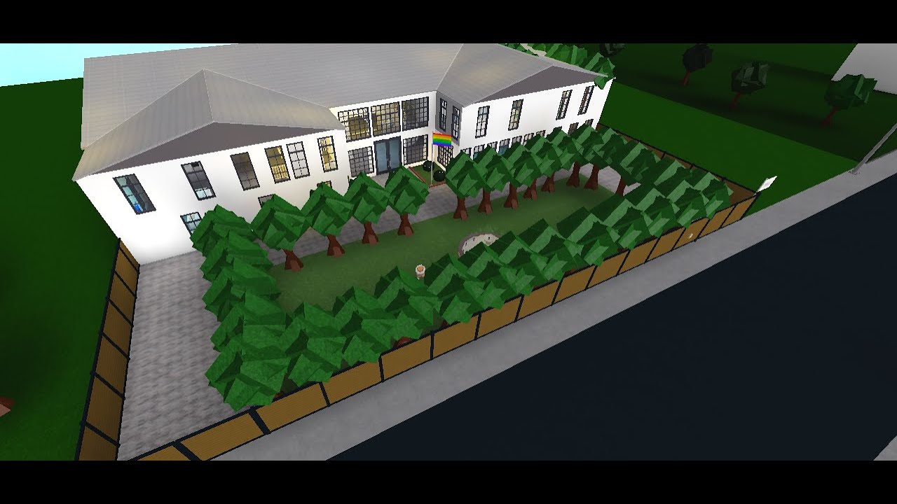 Touring Blocksburg mansion| Roblox - YouTube