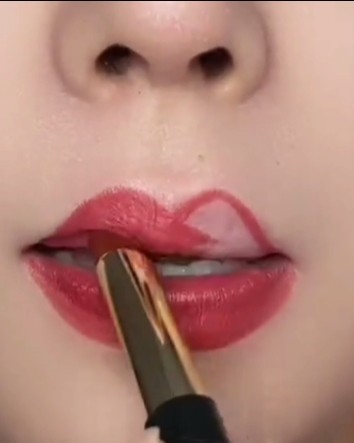 lipstick tutorial , lips 👄 Hack ️ ️ ️ - YouTube