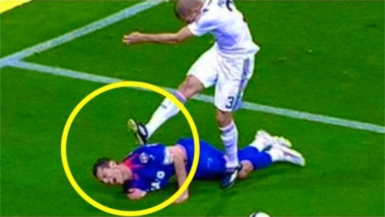 Angry Moments In Football! - YouTube
