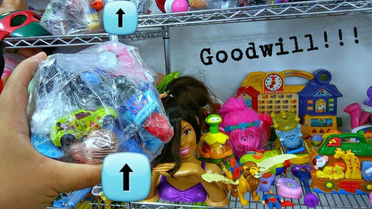 Hot wheels,matchbox hunting at Goodwill!! - YouTube