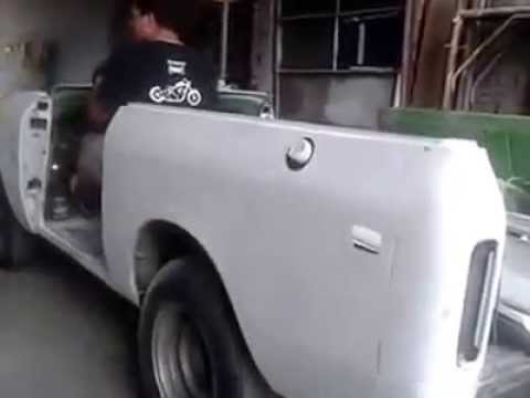 IH 345 V8 First start after 20 years - YouTube